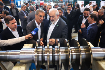 IRNA English - Iran unveils first advanced F-class gas turbine