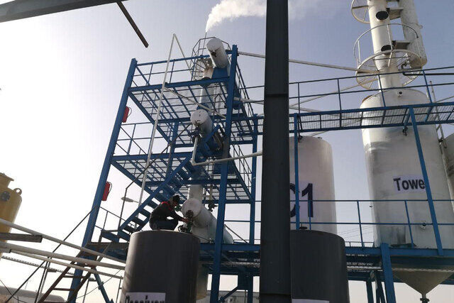 Tehran Oil Refinery produces chemical sanitizing liquid to help fight ...