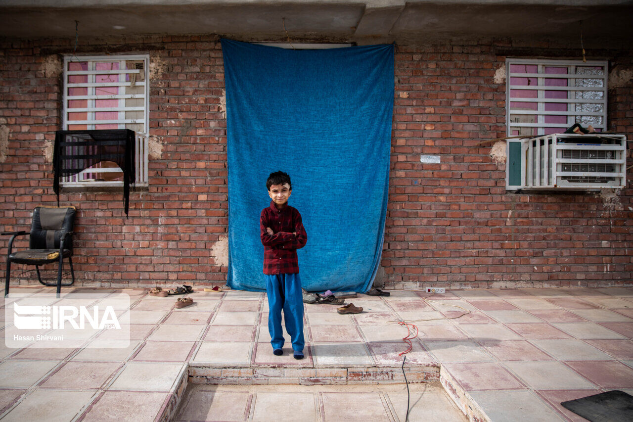 IRNA English - A gift from Paris