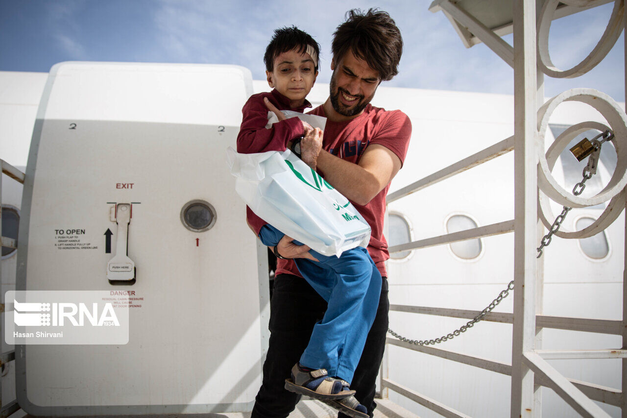 IRNA English - A gift from Paris