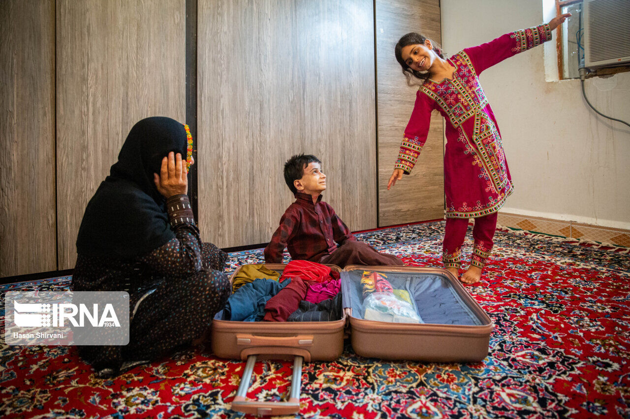 IRNA English - A gift from Paris