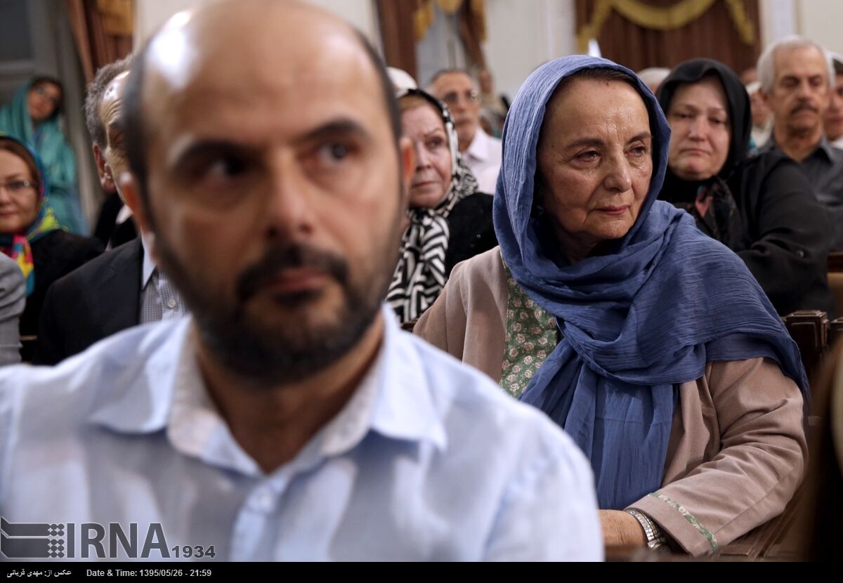 Prominent female professor of Persian literature Karimi dies at 92 ...