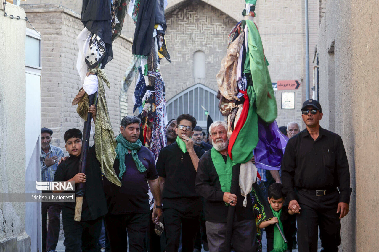 IRNA Español - El ritual tradicional “Alam Bandan” en Jorasán del Sur
