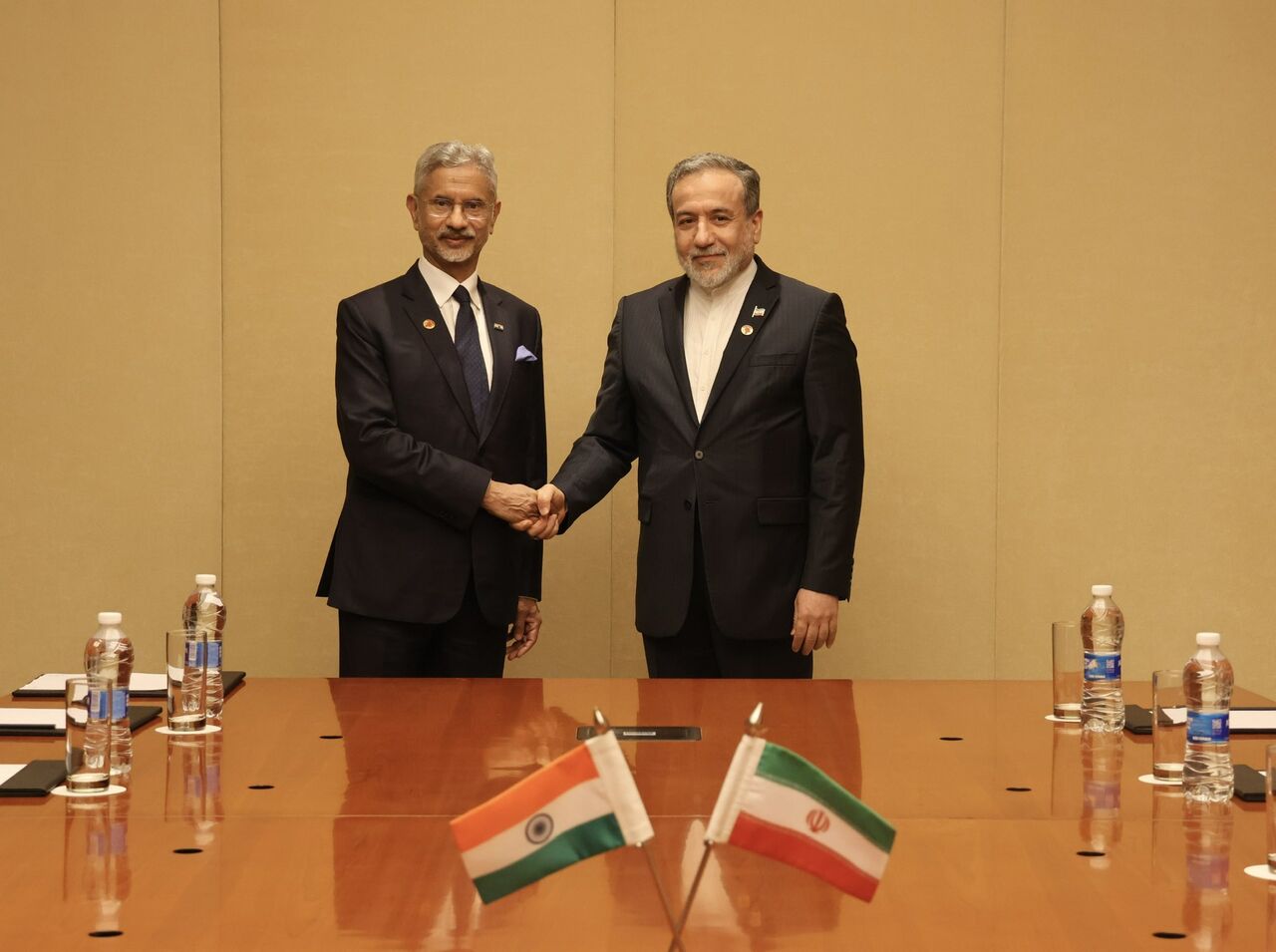 Foreign Minister Araqchi meets Indian counterpart in China - IRNA English