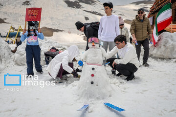 IRNA English - In photos: Annual snowman festival held at Tochal Ski Resort