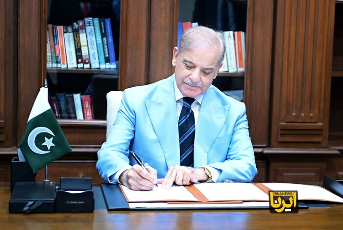 El primer ministro de Paquistán, en calidad de mediador, firma el ...