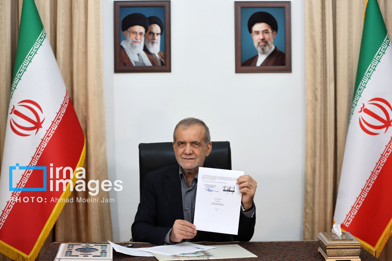 IRNA English - In photos: Pezeshkian signs Islamabad Memorandum of ...