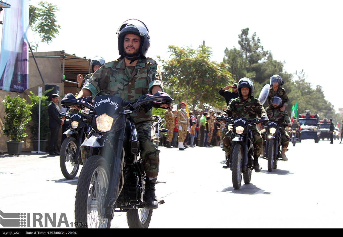 مراسم رژه نیروهای مسلح در قزوین - ایرنا