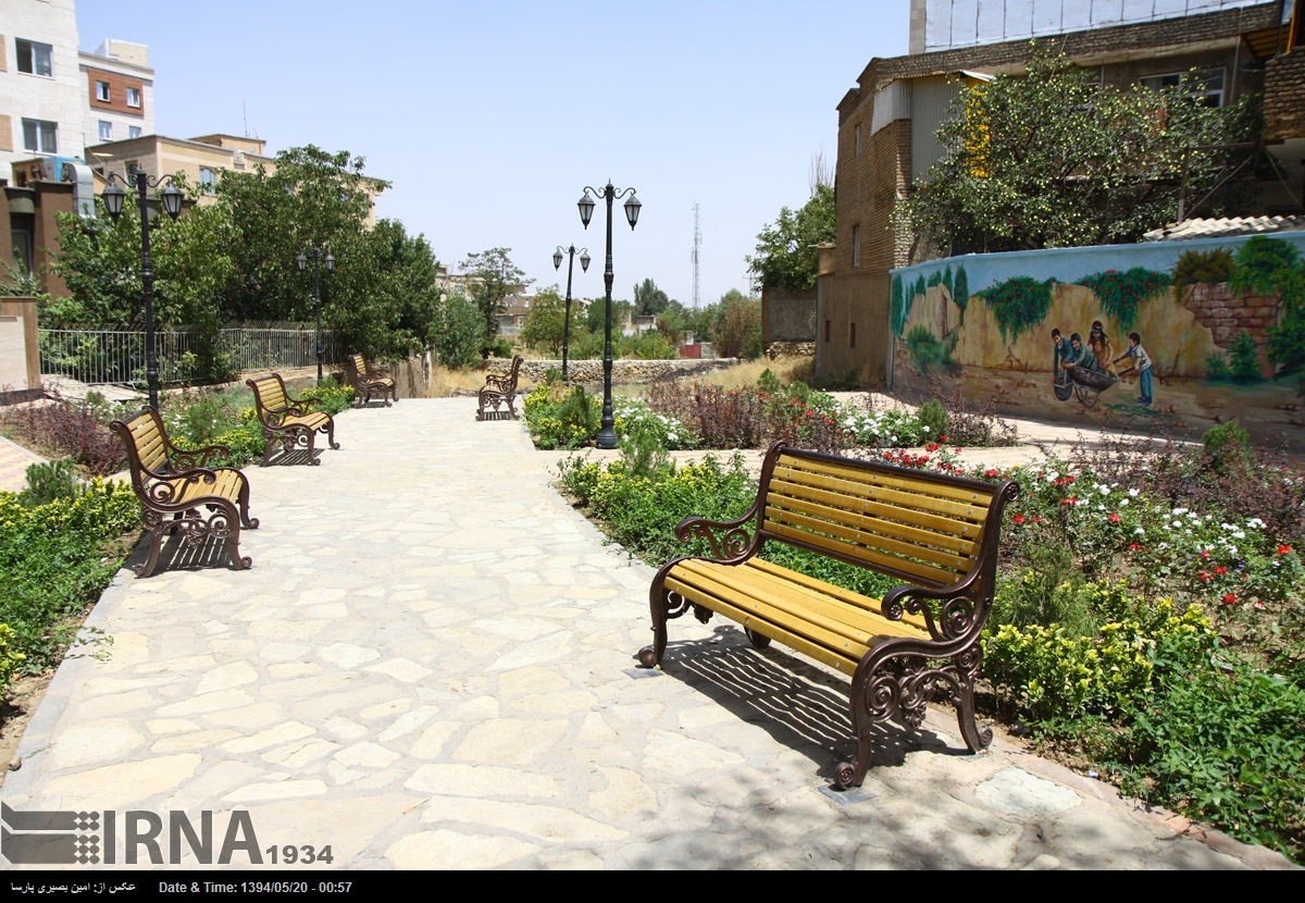 بازدید از طرح های عمرانی شهرداری منطقه یک همدان - ایرنا