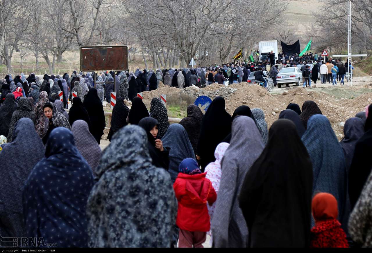 ایرنا - پیاده روی مردم چنارانشهر به سمت حرم امام رضا (ع)