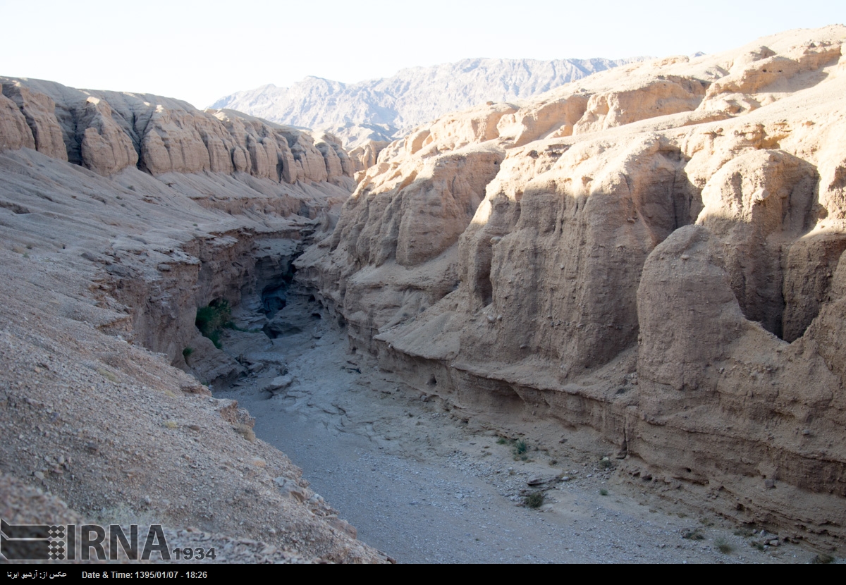 ایرنا - کال جنی یا دره جن ها، منطقه ای زیبا و حیرت انگیز که در شمال طبس ...