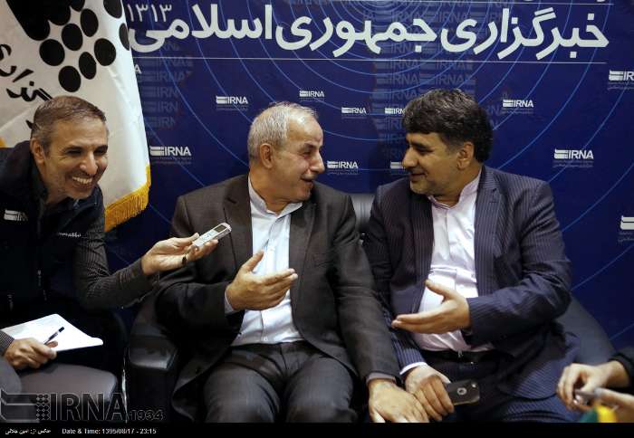 ایرنا - مهمانان غرفه ایرنا در عصر چهارمین روز نمایشگاه مطبوعات و ...