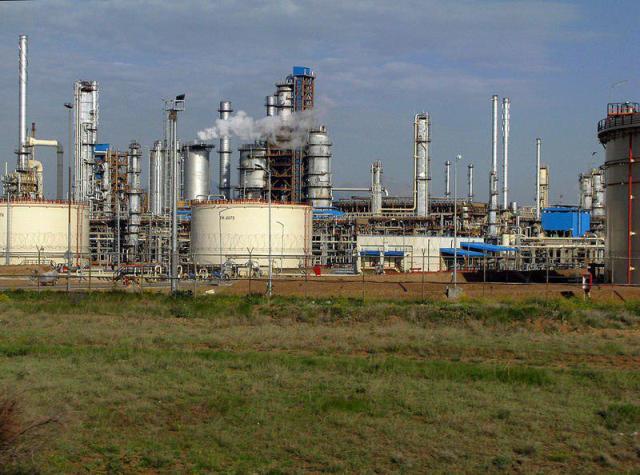 Shazand Refinery supplies 2/3 of Iran Euro-4 petrol - IRNA English