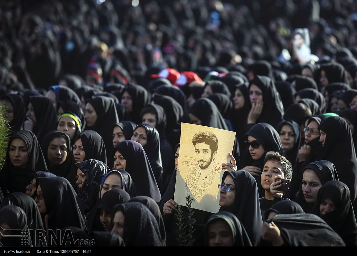 IRNA English - A huge crowd attending funeral procession in Najafabad ...