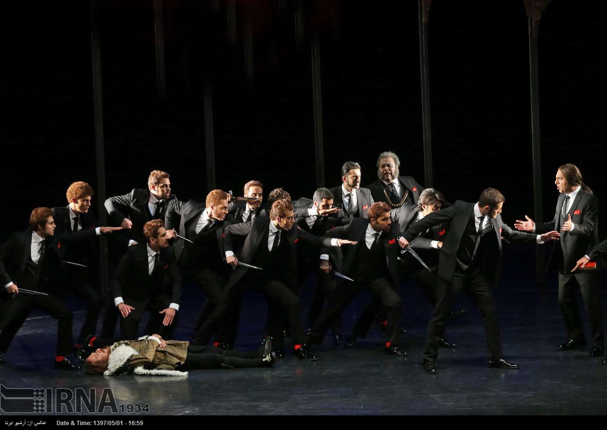 IRNA English - "Richard" play in Tehran's Vahdat Theater Hall