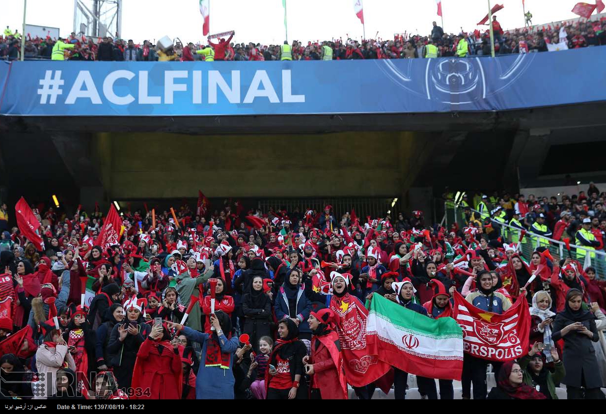 Iranian women attend Azadi stadium to watch Perspolis-Kashima match ...